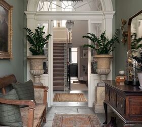 Best & Worst Paint Colors for Your Entryway, According to Psychology ...